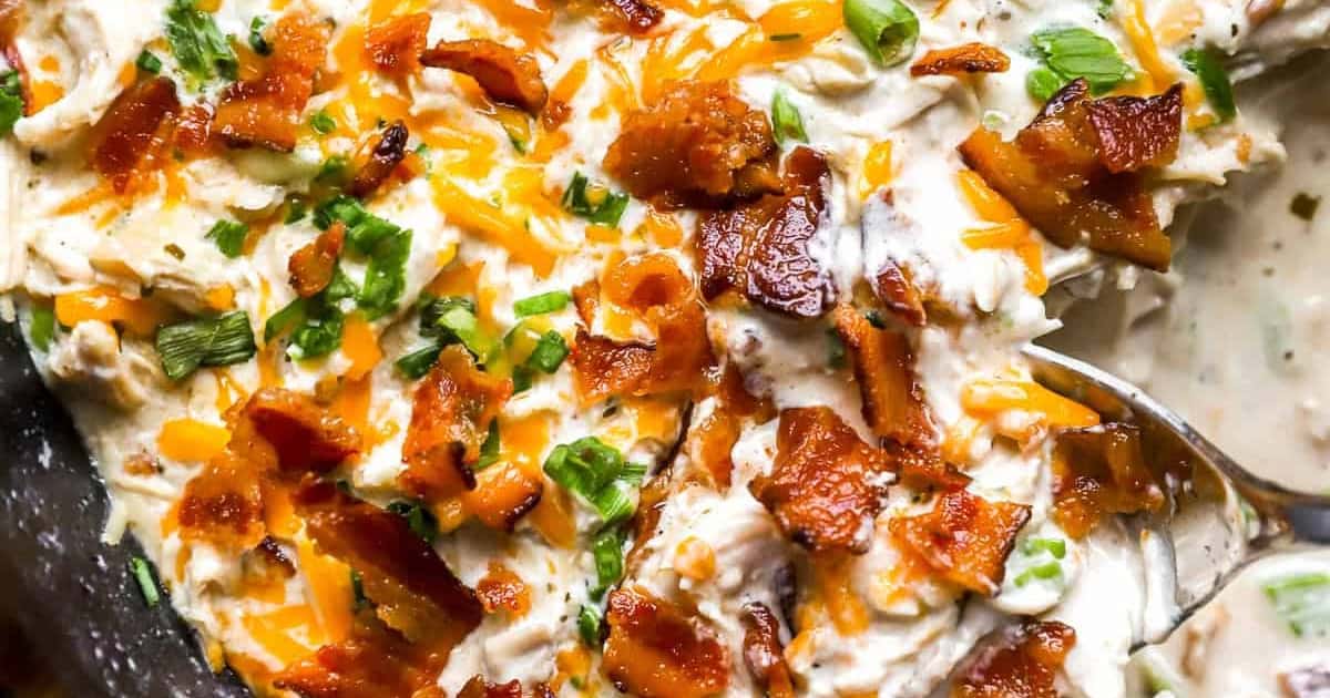 Creamy Crack Chicken (Crockpot Recipe) - Easy Chicken Recipes