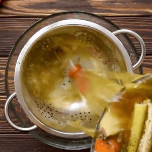 How to Make Chicken Broth from Scratch! - Easy Chicken Recipes