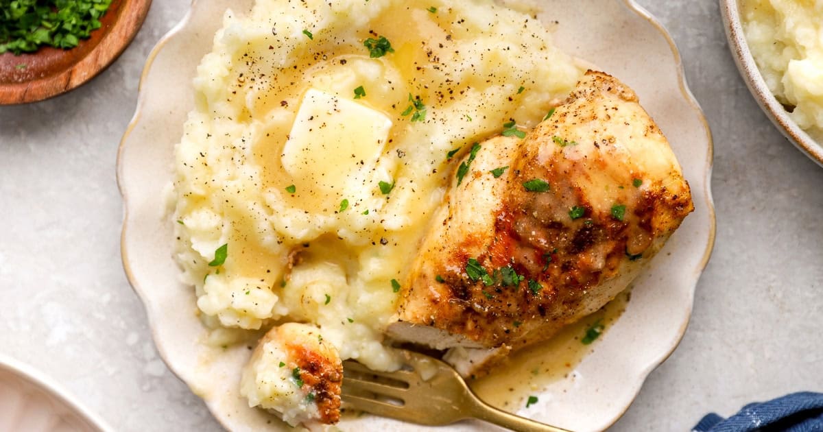 Creamy Chicken and Mashed Potatoes - Easy Chicken Recipes